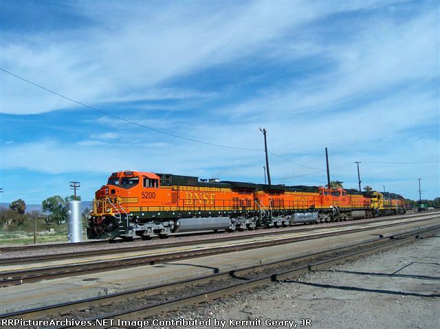 BNSF 5200